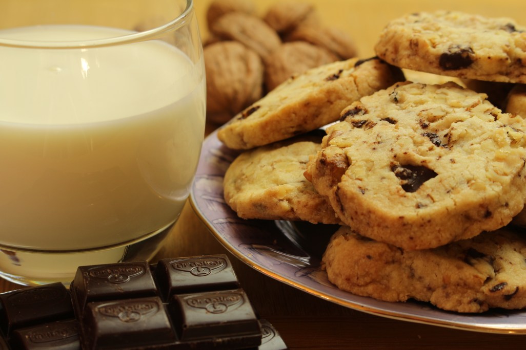 Walnut and Dark Chocolate Shortbread Cookies – rosehartsweets.com